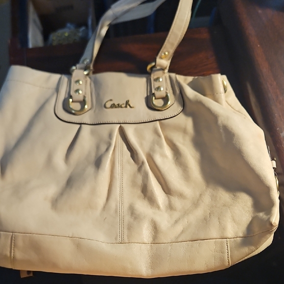 Coach | Bags | Coach Cream Shoulder Bag | Poshmark